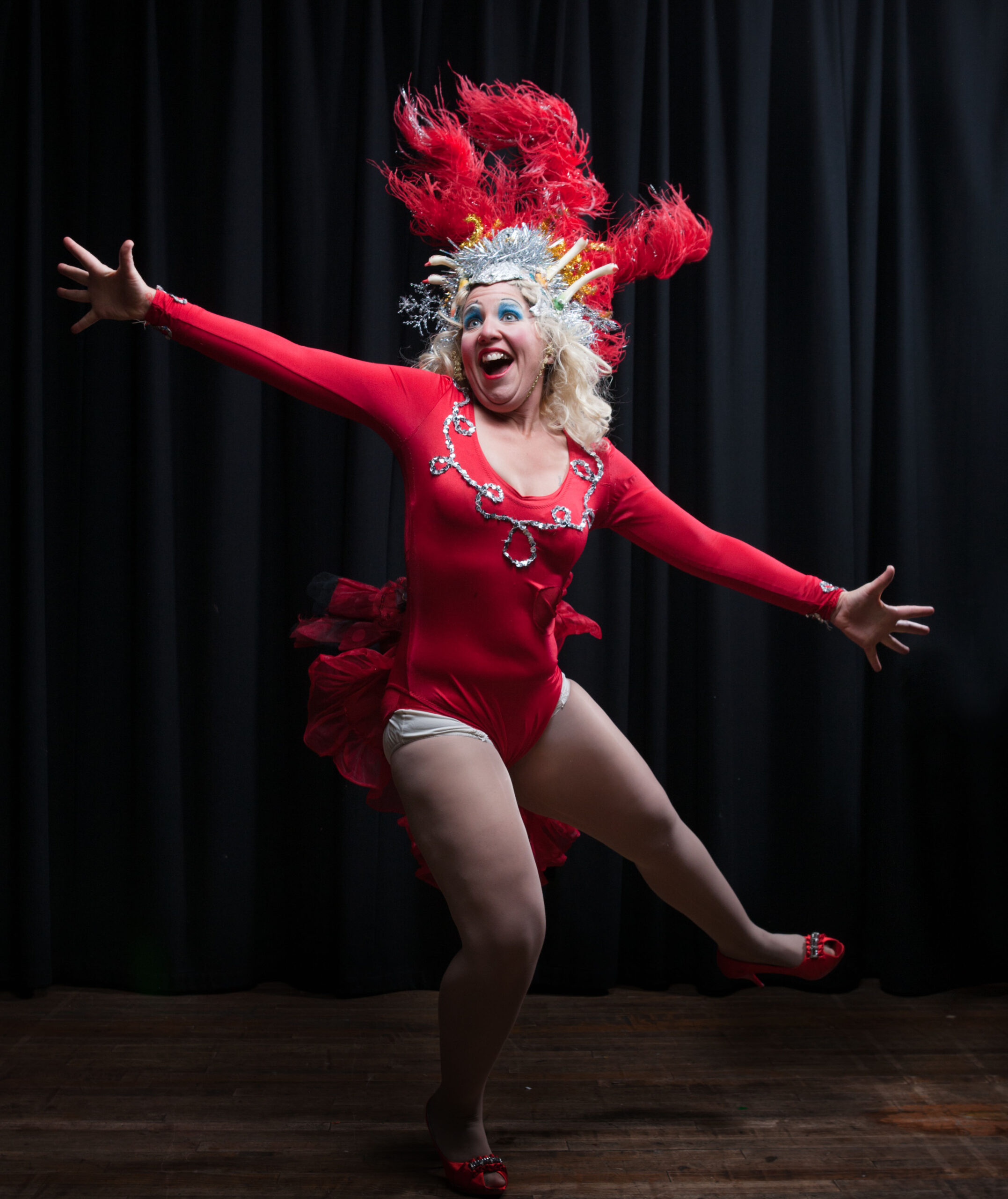 Mooky_dancing_sm | CAOS